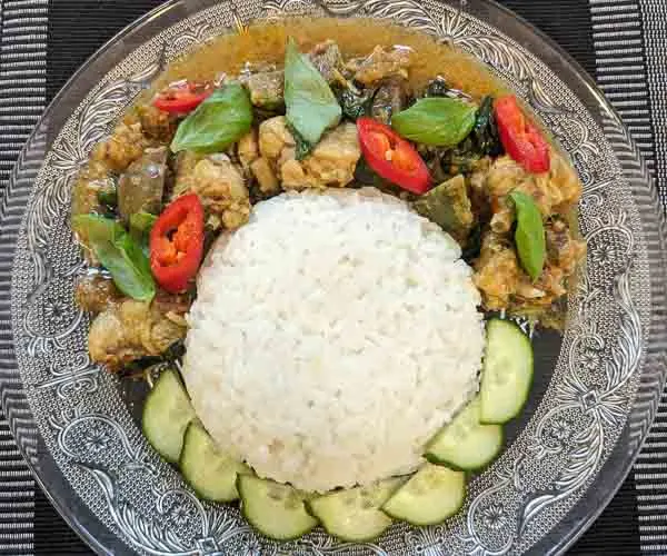 Cha Kroeung Pailin (Cambodian Lemongrass Chicken) • Curious Cuisiniere